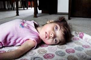 Conheça a menina de 9 anos de idade que nunca vai envelhecer